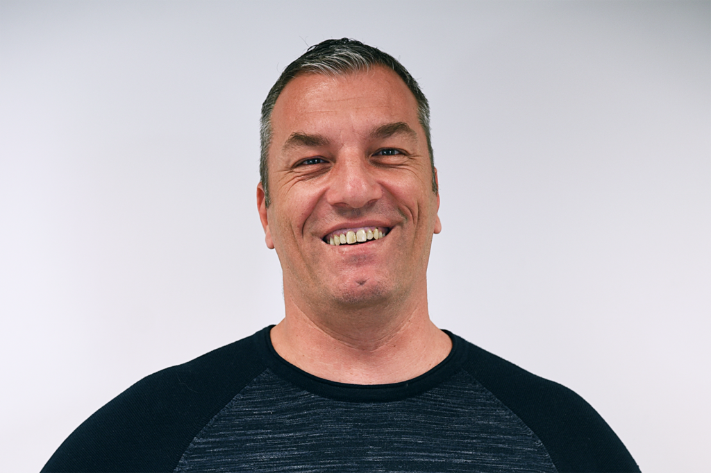 « Se présenter une fois par semaine devant une assemblée permet d’être ...