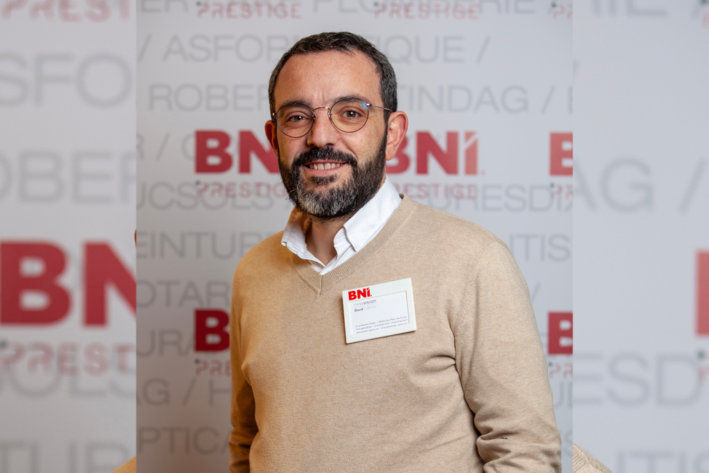 Ses co-Membres prennent la pose pour sa campagne publicitaire ! | BNI ...